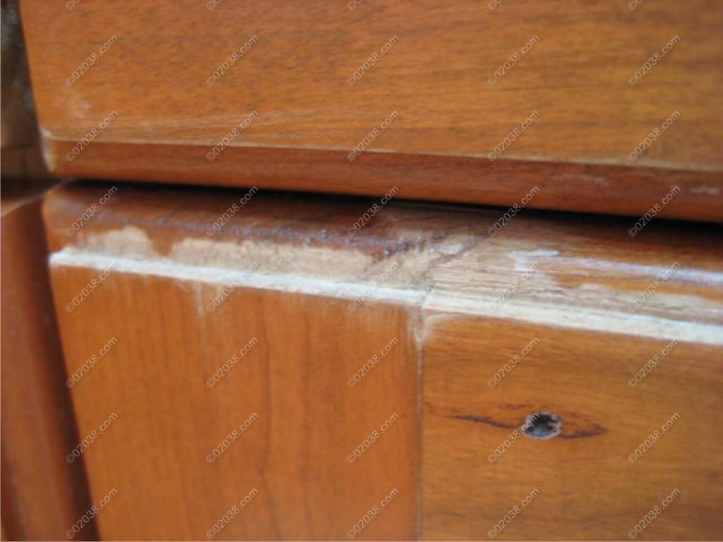 kitchen cabinets – bad finish | 02038 Real Estate