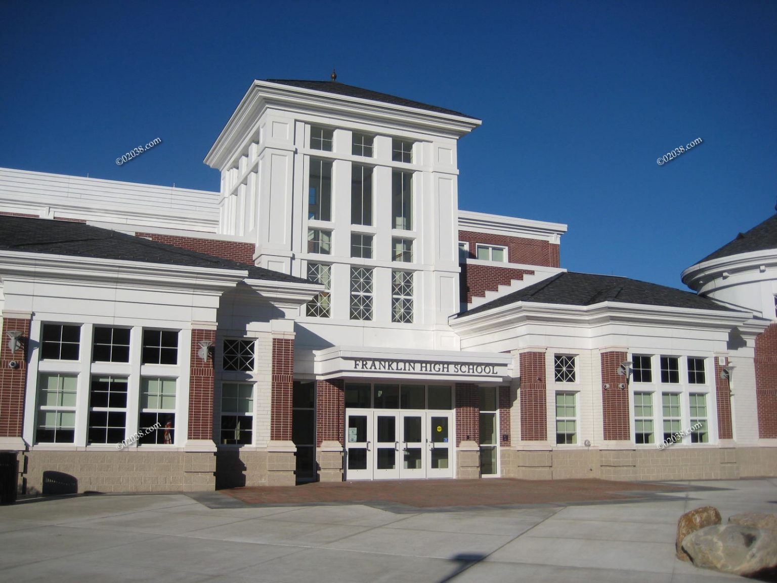 Video tour of new Franklin High School | 02038 Real Estate